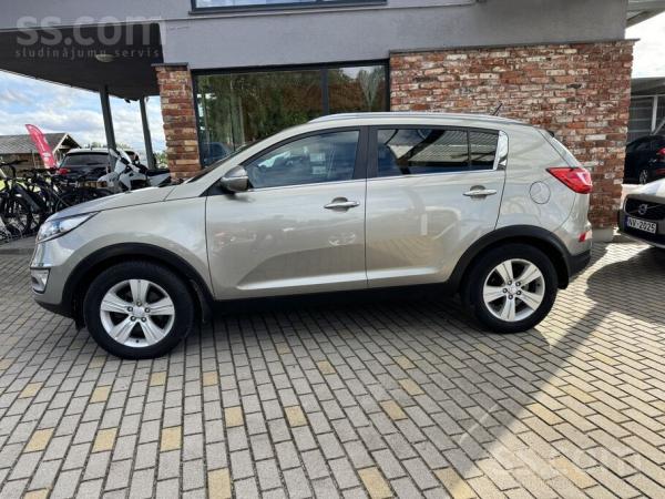 Киа Sportage 2013 в Талси на AUTOMOTO.COM.LV Коричневый Киа Sportage 2013 в Талси, объемом двигателя 1.70 л и пробегом 309 тыс. км за 5700 €, фото 8 на AUTOMOTO.COM.LV