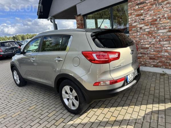 Киа Sportage 2013 в Талси на AUTOMOTO.COM.LV Коричневый Киа Sportage 2013 в Талси, объемом двигателя 1.70 л и пробегом 309 тыс. км за 5700 €, фото 9 на AUTOMOTO.COM.LV