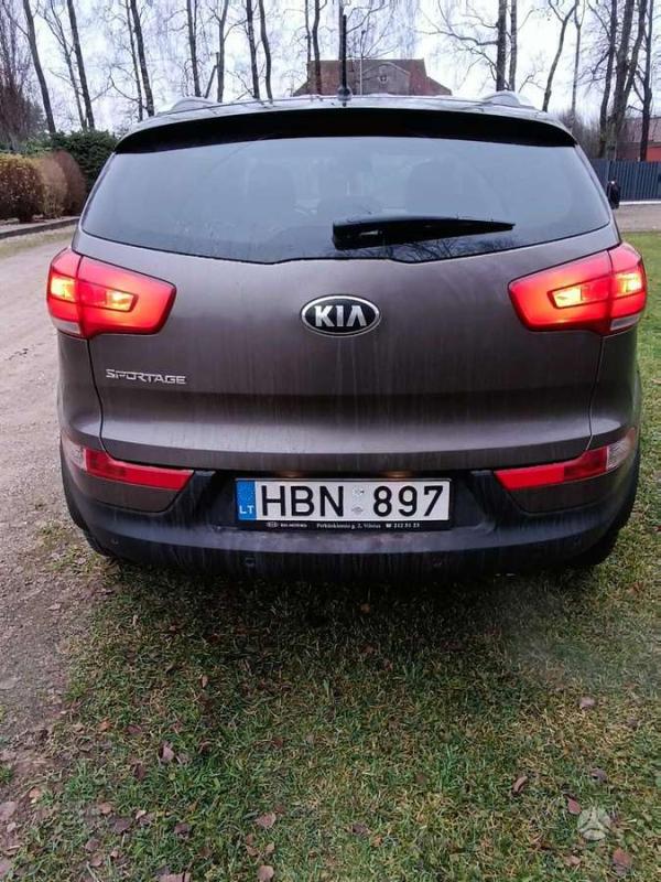 Brown Kia Sportage 2014 in Silute, with an engine capacity of 2.00 L and mileage of 127 thousand km for 8150 €, photo 4 on AUTOMOTO.COM.LV
