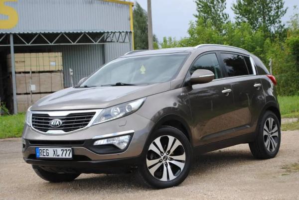 Коричневый Киа Sportage 2014 в Рига, объемом двигателя 2.00 л и пробегом 235 тыс. км за 7990 €, фото 1 на AUTOMOTO.COM.LV