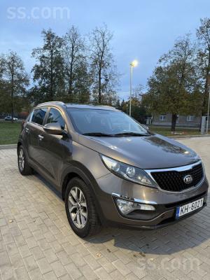 Brown Kia Sportage 2014 in Jelgava, with an engine capacity of 1.70 L and mileage of 341 thousand km for 5500 €, photo 1 on AUTOMOTO.COM.LV