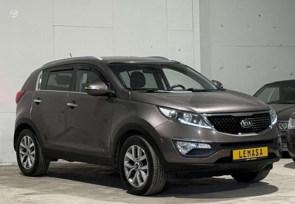 Brown Kia Sportage 2015 in Klaipeda, with an engine capacity of 2.00 L and mileage of 192 thousand km for 5999 €, photo 7 on AUTOMOTO.COM.LV
