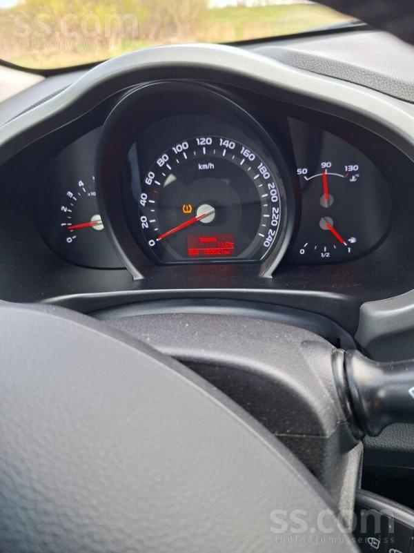 Brown Kia Sportage 2015 in Daugavpils, with an engine capacity of 1.70 L and mileage of 202 thousand km for 7800 €, photo 10 on AUTOMOTO.COM.LV