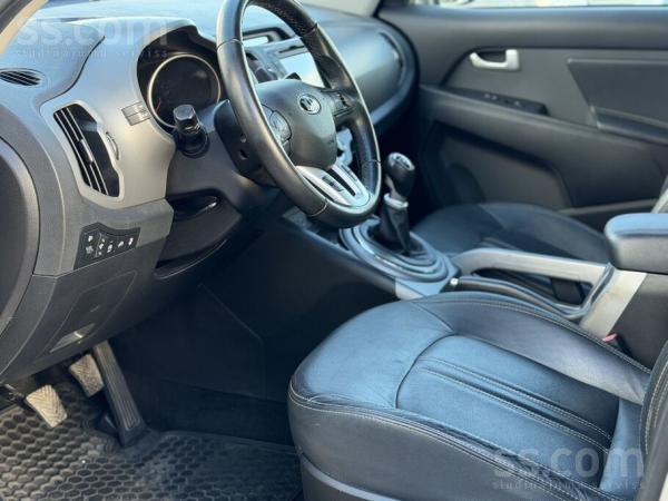 Brūns Kia Sportage 2015 Rīga, ar dzinēja tilpumu 1.60 L un nobraukumu 112 tūkst. km par 11900 €, foto 6 vietnē AUTOMOTO.COM.LV