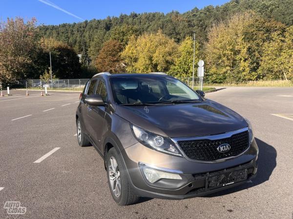 Brown Kia Sportage 2015 in Kaunas, with an engine capacity of 1.70 L and mileage of 375 thousand km for 4150 €, photo 1 on AUTOMOTO.COM.LV