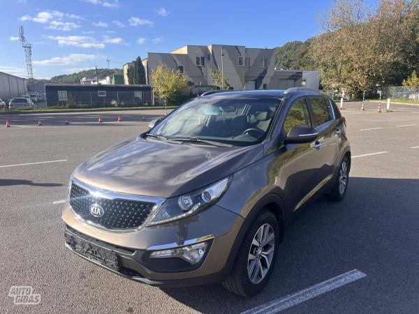 Brown Kia Sportage 2015 in Kaunas, with an engine capacity of 1.70 L and mileage of 375 thousand km for 4150 €, photo 3 on AUTOMOTO.COM.LV