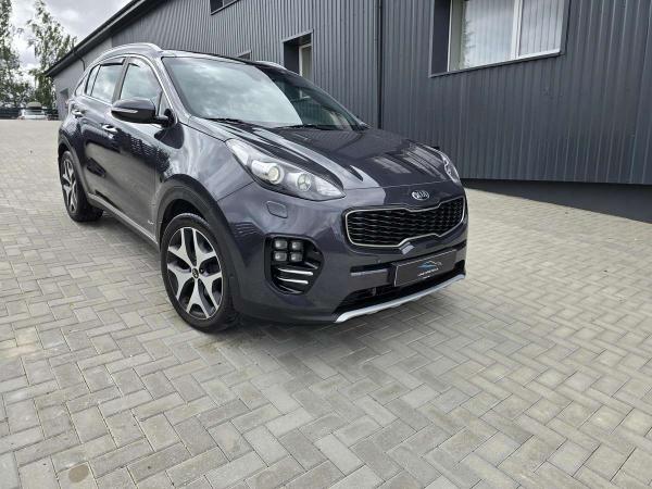 Brown Kia Sportage 2016 in Telschi, with an engine capacity of 2.00 L and mileage of 241 thousand km for 10999 €, photo 3 on AUTOMOTO.COM.LV