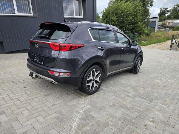 Brown Kia Sportage 2016 in Telschi, with an engine capacity of 2.00 L and mileage of 241 thousand km for 10999 €, photo 7 on AUTOMOTO.COM.LV