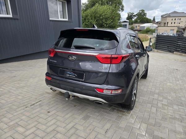 Brown Kia Sportage 2016 in Telschi, with an engine capacity of 2.00 L and mileage of 241 thousand km for 10999 €, photo 8 on AUTOMOTO.COM.LV