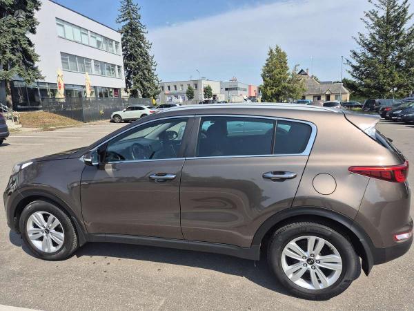 Brown Kia Sportage 2016 in Kaunas, with an engine capacity of 1.69 L and mileage of 159 thousand km for 10900 €, photo 2 on AUTOMOTO.COM.LV