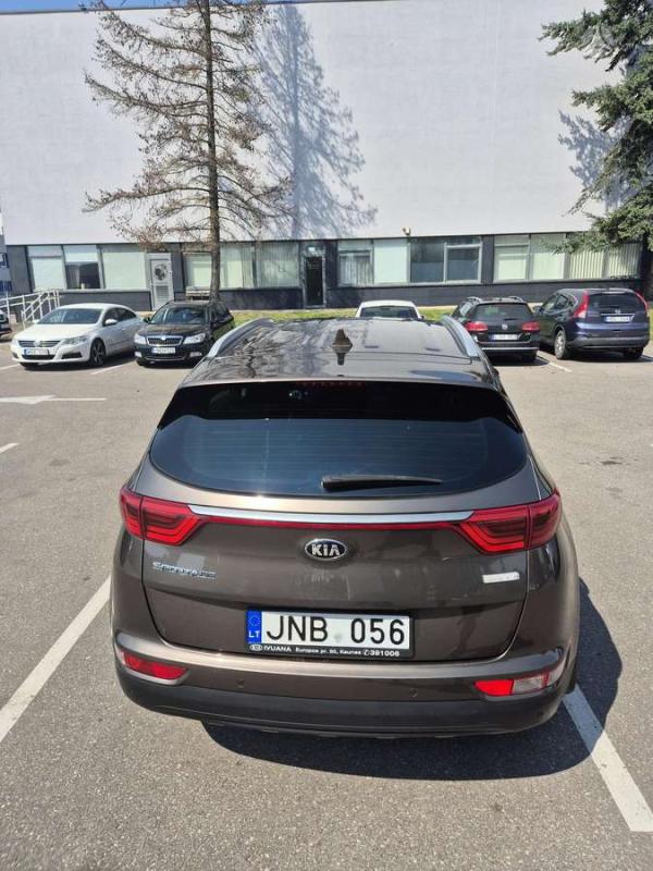 Brown Kia Sportage 2016 in Kaunas, with an engine capacity of 1.69 L and mileage of 159 thousand km for 10900 €, photo 4 on AUTOMOTO.COM.LV