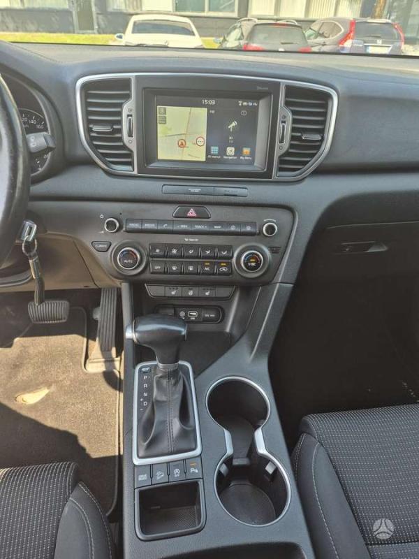 Brown Kia Sportage 2016 in Kaunas, with an engine capacity of 1.69 L and mileage of 159 thousand km for 10900 €, photo 8 on AUTOMOTO.COM.LV