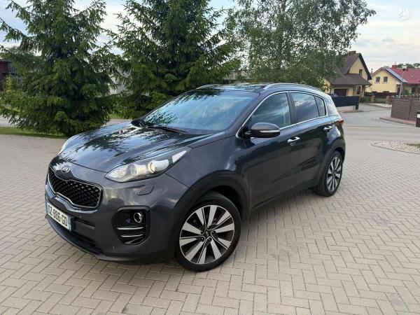 Brown Kia Sportage 2016 in Kaunas, with an engine capacity of 1.70 L and mileage of 236 thousand km for 10500 €, photo 2 on AUTOMOTO.COM.LV