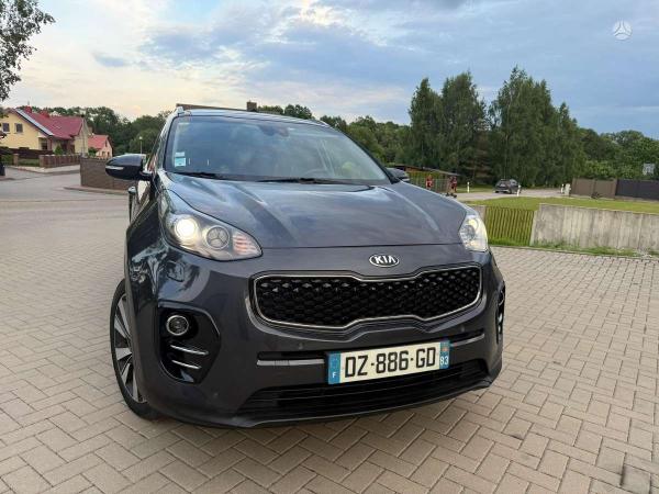 Brown Kia Sportage 2016 in Kaunas, with an engine capacity of 1.70 L and mileage of 236 thousand km for 10500 €, photo 4 on AUTOMOTO.COM.LV