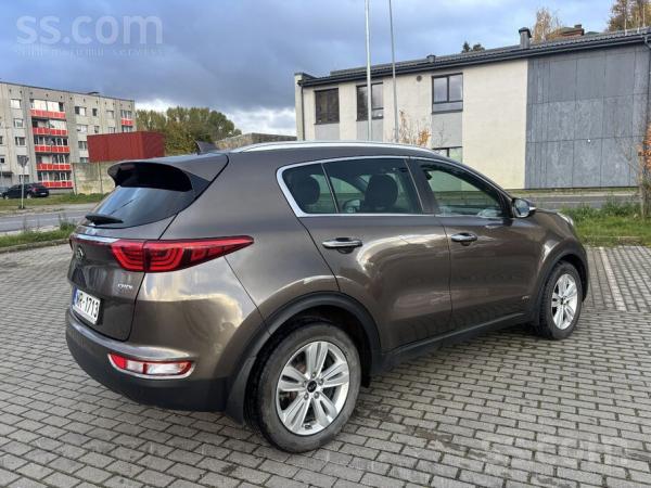 Brown Kia Sportage 2017 in Liepaja, with an engine capacity of 2.00 L and mileage of 94 thousand km for 13900 €, photo 2 on AUTOMOTO.COM.LV