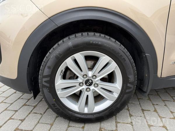Brown Kia Sportage 2017 in Jurmala, with an engine capacity of 2.00 L and mileage of 158 thousand km for 12600 €, photo 6 on AUTOMOTO.COM.LV