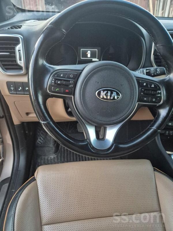 Коричневый Киа Sportage 2017 в Рига, объемом двигателя 2.00 л и пробегом 183 тыс. км за 11000 €, фото 3 на AUTOMOTO.COM.LV