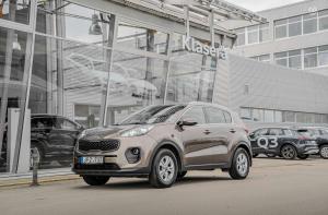 Brown Kia Sportage 2017 in Klaipeda, with an engine capacity of 1.59 L and mileage of 140 thousand km for 9380 €, photo 1 on AUTOMOTO.COM.LV