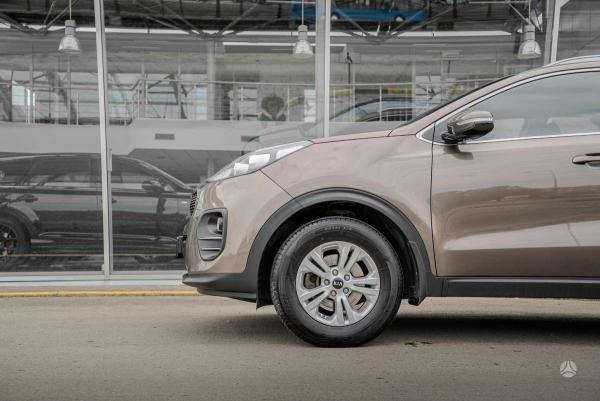 Киа Sportage 2017 в Клайпеда на AUTOMOTO.COM.LV Коричневый Киа Sportage 2017 в Клайпеда, объемом двигателя 1.59 л и пробегом 140 тыс. км за 9380 €, фото 8 на AUTOMOTO.COM.LV