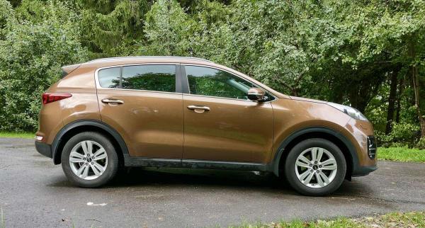 Киа Sportage 2017 в Клайпеда на AUTOMOTO.COM.LV Коричневый Киа Sportage 2017 в Клайпеда, объемом двигателя 1.69 л и пробегом 185 тыс. км за 11099 €, фото 5 на AUTOMOTO.COM.LV