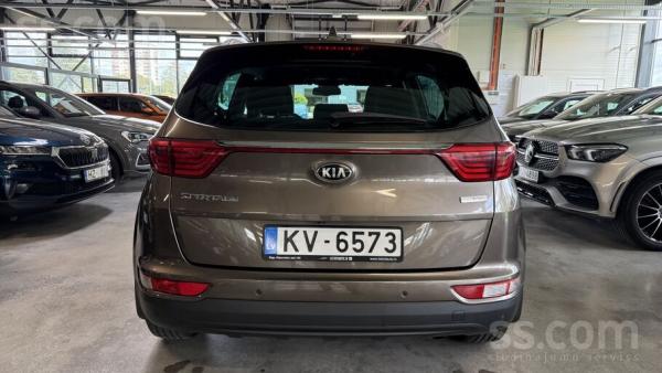 Kia Sportage 2017 in Riga on AUTOMOTO.COM.LV Brown Kia Sportage 2017 in Riga, with an engine capacity of 1.70 L and mileage of 149 thousand km for 9900 €, photo 5 on AUTOMOTO.COM.LV