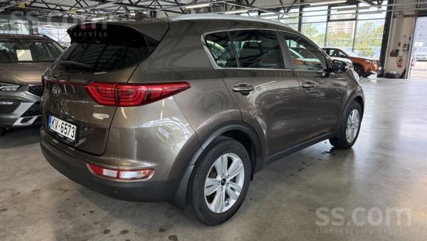 Kia Sportage 2017 in Riga on AUTOMOTO.COM.LV Brown Kia Sportage 2017 in Riga, with an engine capacity of 1.70 L and mileage of 149 thousand km for 9900 €, photo 6 on AUTOMOTO.COM.LV