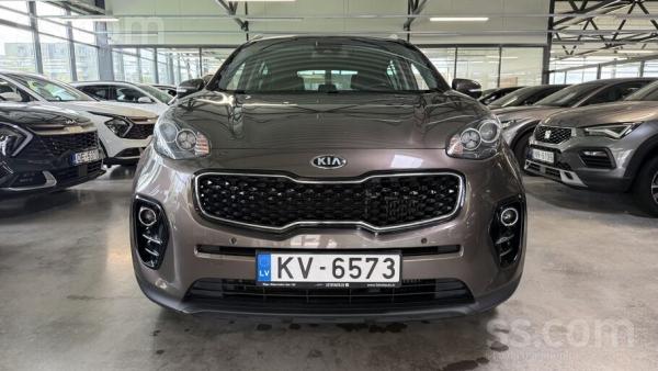 Kia Sportage 2017 in Riga on AUTOMOTO.COM.LV Brown Kia Sportage 2017 in Riga, with an engine capacity of 1.70 L and mileage of 149 thousand km for 9900 €, photo 9 on AUTOMOTO.COM.LV