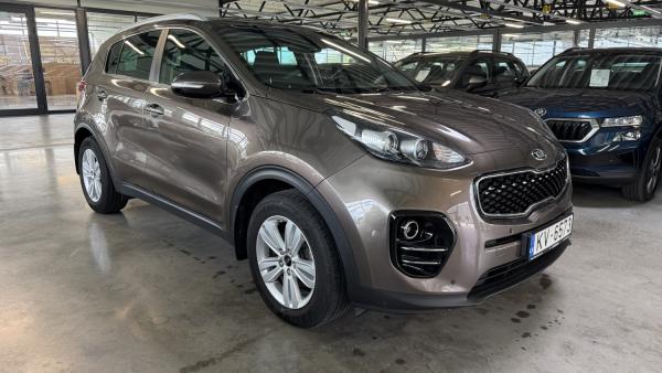 Kia Sportage 2017 in Riga on AUTOMOTO.COM.LV Brown Kia Sportage 2017 in Riga, with an engine capacity of 1.70 L and mileage of 149 thousand km for 9900 €, photo 7 on AUTOMOTO.COM.LV