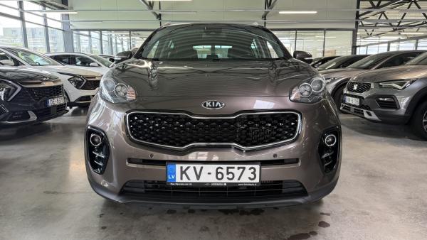 Kia Sportage 2017 in Riga on AUTOMOTO.COM.LV Brown Kia Sportage 2017 in Riga, with an engine capacity of 1.70 L and mileage of 149 thousand km for 9900 €, photo 8 on AUTOMOTO.COM.LV