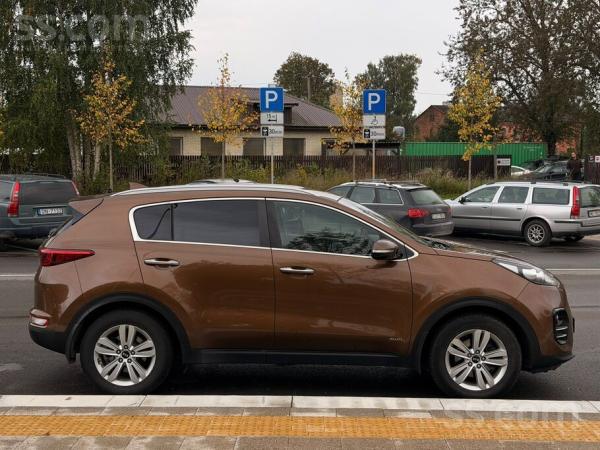 Brown Kia Sportage 2017 in Riga, with an engine capacity of 2.00 L and mileage of 349 thousand km for 8900 €, photo 6 on AUTOMOTO.COM.LV