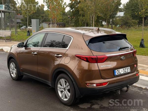 Brown Kia Sportage 2017 in Riga, with an engine capacity of 2.00 L and mileage of 349 thousand km for 8900 €, photo 7 on AUTOMOTO.COM.LV