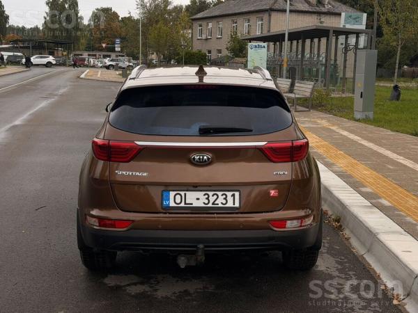 Brown Kia Sportage 2017 in Riga, with an engine capacity of 2.00 L and mileage of 349 thousand km for 8900 €, photo 8 on AUTOMOTO.COM.LV