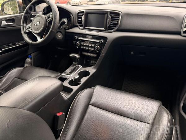 Brown Kia Sportage 2017 in Riga, with an engine capacity of 2.00 L and mileage of 349 thousand km for 8900 €, photo 10 on AUTOMOTO.COM.LV