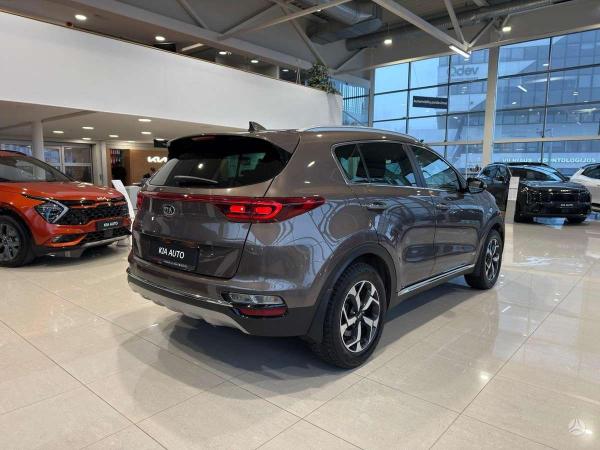 Brūns Kia Sportage 2018 Viļņa, ar dzinēja tilpumu 1.59 L un nobraukumu 50 tūkst. km par 17000 €, foto 2 vietnē AUTOMOTO.COM.LV