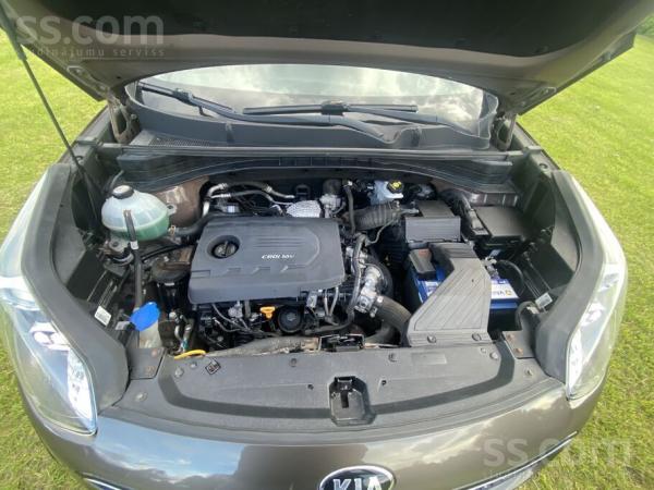 Brown Kia Sportage 2018 in Cesis, with an engine capacity of 1.70 L and mileage of 187 thousand km for 14500 €, photo 5 on AUTOMOTO.COM.LV