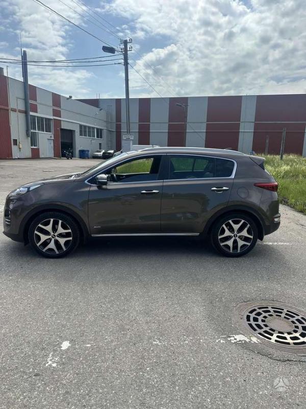 Brūns Kia Sportage 2018 Viļņa, ar dzinēja tilpumu 2.00 L un nobraukumu 196 tūkst. km par 18000 €, foto 4 vietnē AUTOMOTO.COM.LV