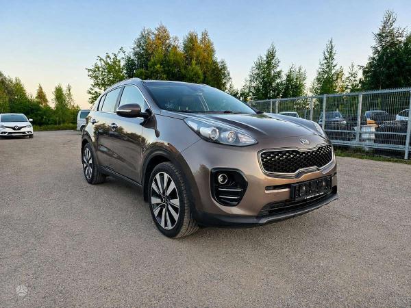 Brown Kia Sportage 2018 in Pakruojis, with an engine capacity of 1.69 L and mileage of 321 thousand km for 9100 €, photo 2 on AUTOMOTO.COM.LV