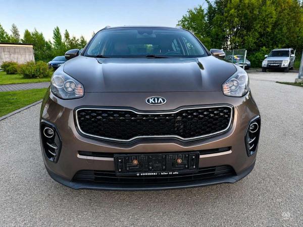 Brown Kia Sportage 2018 in Pakruojis, with an engine capacity of 1.69 L and mileage of 321 thousand km for 9100 €, photo 3 on AUTOMOTO.COM.LV
