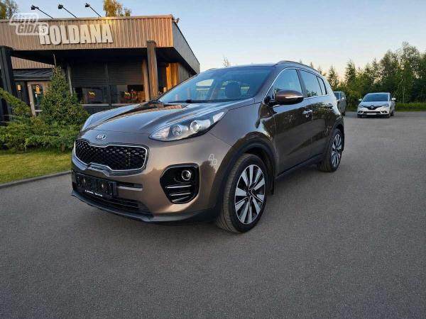 Brown Kia Sportage 2018 in Pakruojis, with an engine capacity of 1.70 L and mileage of 321 thousand km for 9100 €, photo 1 on AUTOMOTO.COM.LV