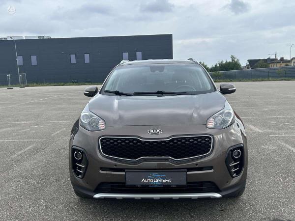 Kia Sportage 2018 in Vilnius on AUTOMOTO.COM.LV Brown Kia Sportage 2018 in Vilnius, with an engine capacity of 1.59 L and mileage of 130 thousand km for 13900 €, photo 3 on AUTOMOTO.COM.LV