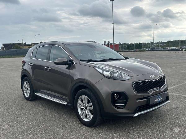 Kia Sportage 2018 in Vilnius on AUTOMOTO.COM.LV Brown Kia Sportage 2018 in Vilnius, with an engine capacity of 1.59 L and mileage of 130 thousand km for 13900 €, photo 6 on AUTOMOTO.COM.LV