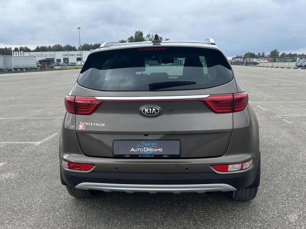Kia Sportage 2018 in Vilnius on AUTOMOTO.COM.LV Brown Kia Sportage 2018 in Vilnius, with an engine capacity of 1.59 L and mileage of 130 thousand km for 13900 €, photo 10 on AUTOMOTO.COM.LV