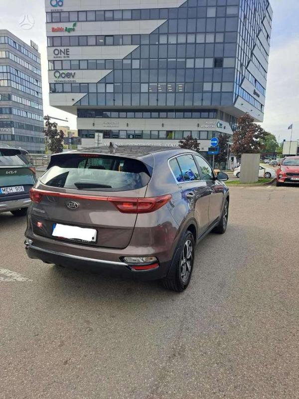 Brown Kia Sportage 2019 in Vilnius, with an engine capacity of 1.60 L and mileage of 136 thousand km for 15500 €, photo 3 on AUTOMOTO.COM.LV