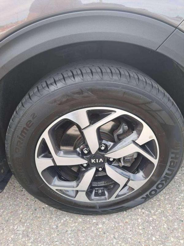 Brown Kia Sportage 2019 in Vilnius, with an engine capacity of 1.60 L and mileage of 136 thousand km for 15500 €, photo 9 on AUTOMOTO.COM.LV