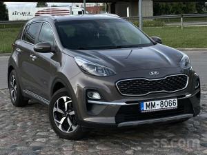 Brown Kia Sportage 2020 in Riga, with an engine capacity of 1.60 L and mileage of 179 thousand km for 13700 €, photo  on AUTOMOTO.COM.LV