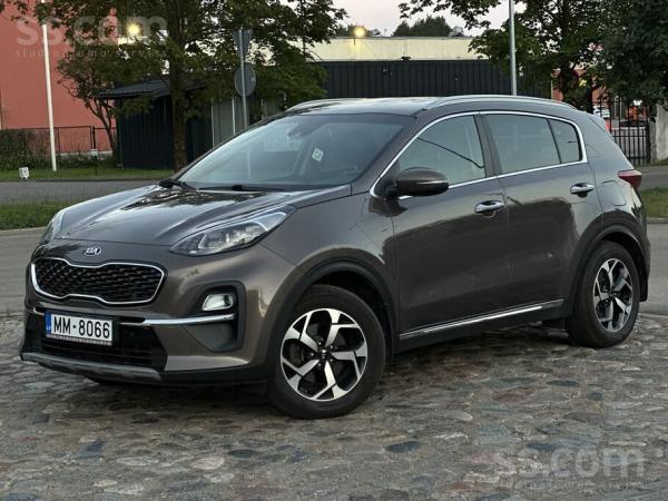Brown Kia Sportage 2020 in Riga, with an engine capacity of 1.60 L and mileage of 179 thousand km for 13700 €, photo 4 on AUTOMOTO.COM.LV