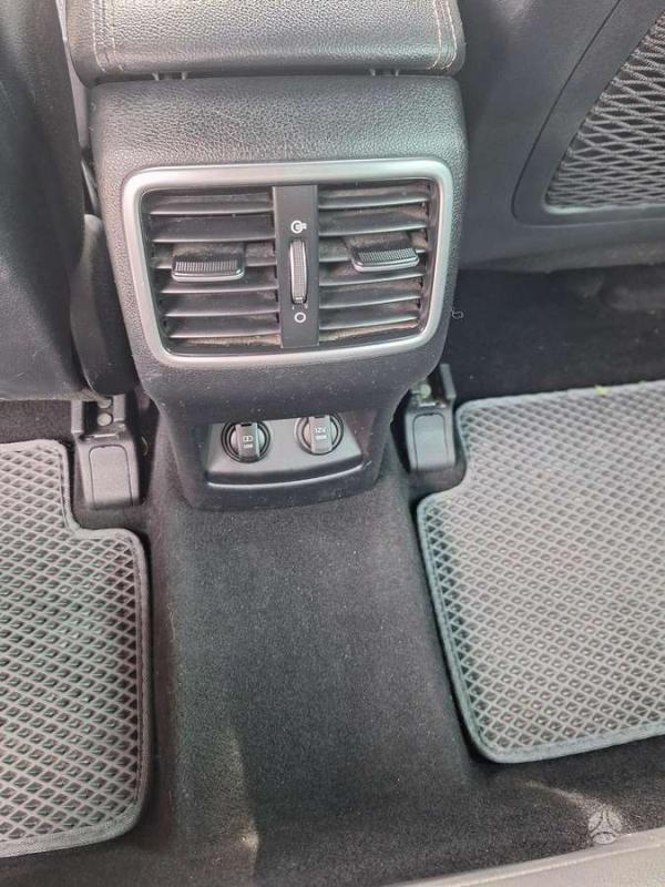 Brown Kia Sportage 2020 in Kretinga, with an engine capacity of 1.60 L and mileage of 106 thousand km for 20500 €, photo 9 on AUTOMOTO.COM.LV