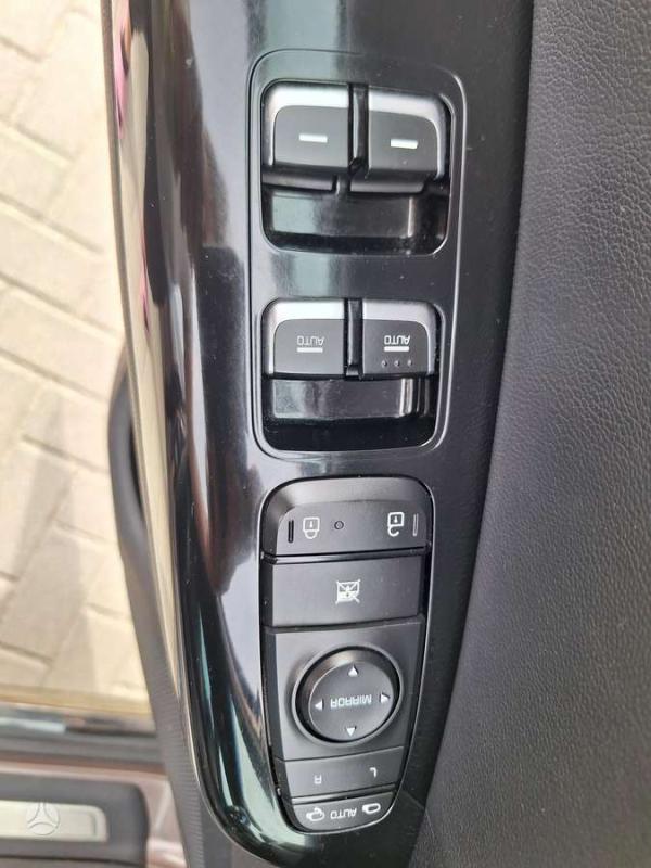 Brown Kia Sportage 2020 in Kretinga, with an engine capacity of 1.60 L and mileage of 106 thousand km for 20500 €, photo 10 on AUTOMOTO.COM.LV