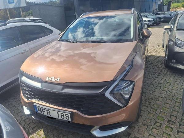 Brown Kia Sportage 2022 in Vilnius, with an engine capacity of 1.60 L and mileage of 127 thousand km for 17500 €, photo 1 on AUTOMOTO.COM.LV