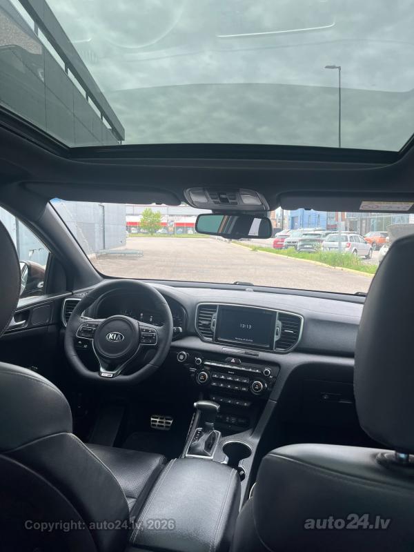 Brown Kia Sportage 2017 in Kuressaare, with an engine capacity of 1.60 L and mileage of 202 thousand km for 11000 €, photo 7 on AUTOMOTO.COM.LV